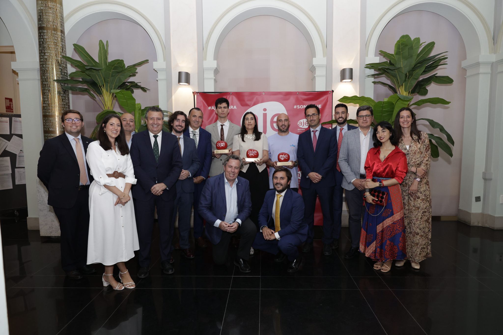 BURGER FOOD PORN, 2GF SOLUTIONS Y ZICOFY, GANADORES DE LOS PREMIOS AJE ...